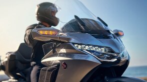Honda Gold Wing Tour Motorcycle | Honda Powersports Canada